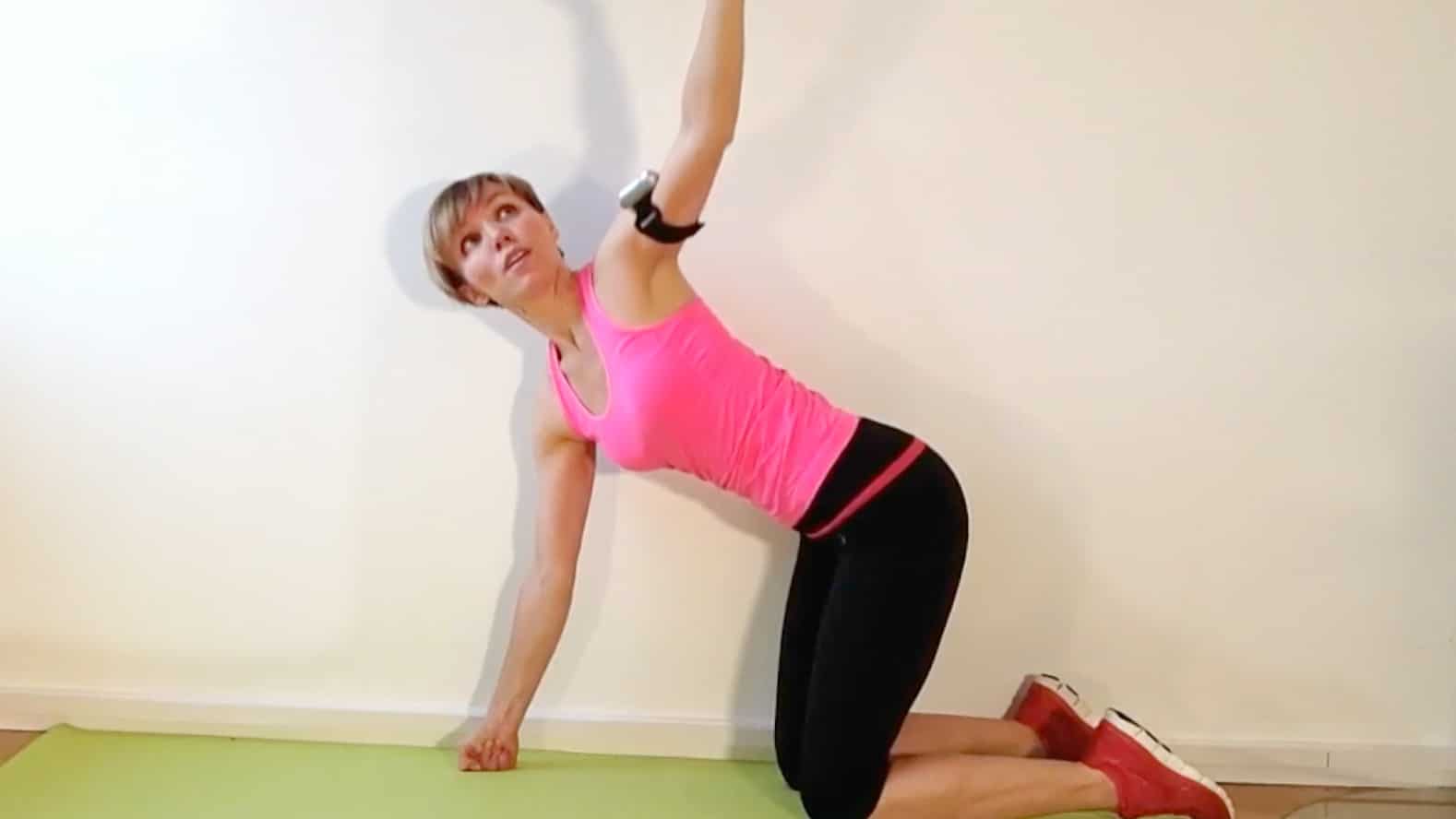 Mærk forskel straks med skøn rygøvelse | Superfit Mor