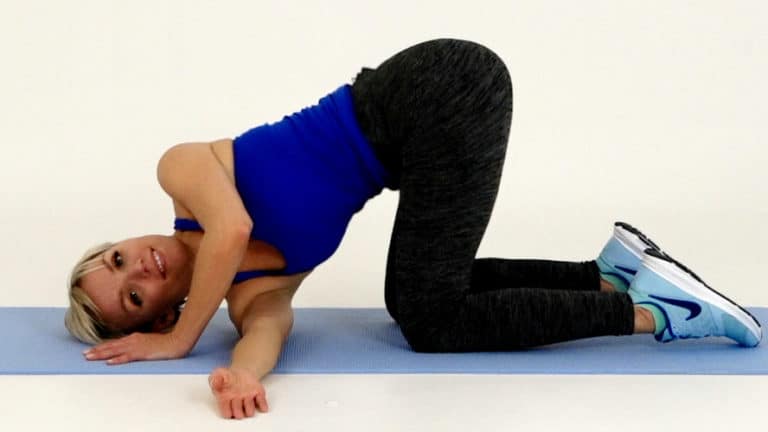 Rygsøvelse: 4 nemme øvelser til glad ryg | Superfit Mor